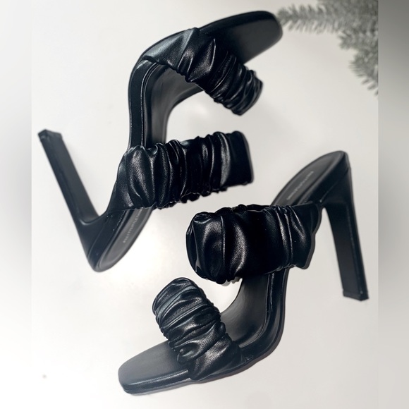 PrettyLittleThing | Shoes | Plt Black Ruched Heels | Poshmark